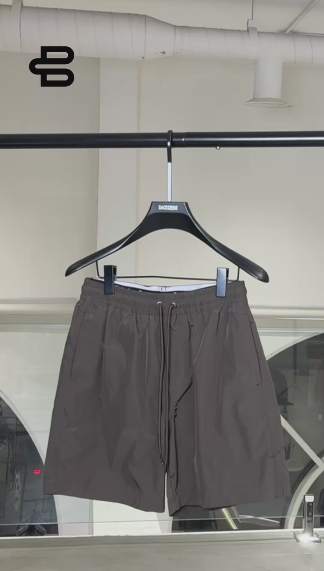 IHBIS SHORTS – BACKSTAGE